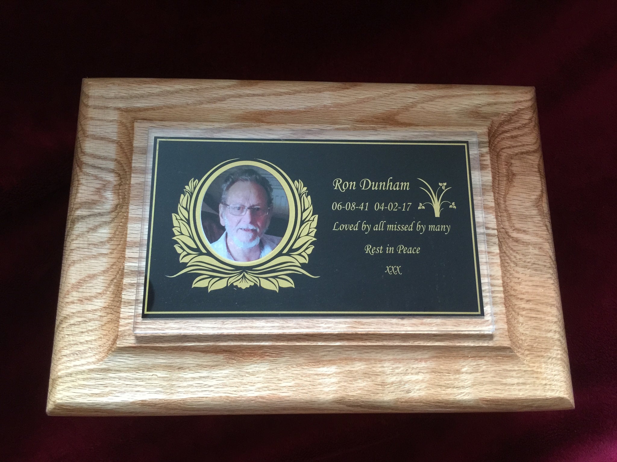 Funeral Urn for Ashes, Adult Casket with Memorial Plaque. – 1st 4 Signs